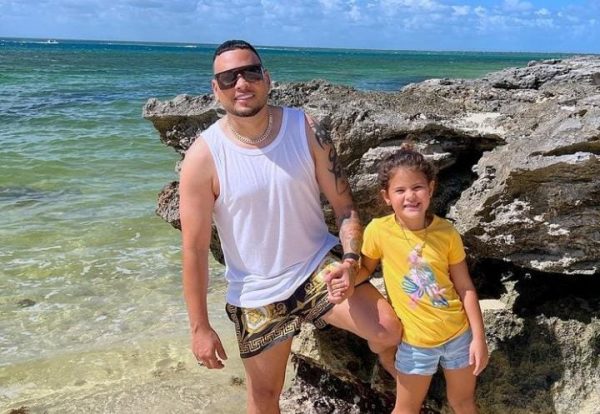 Jacob Forever disfruta con su familia en las playas de República Dominicana