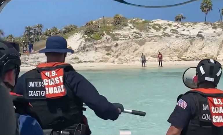 EEUU rescata a 37 balseros cubanos varados en islas de las Bahamas