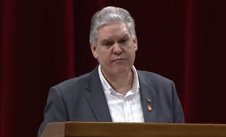 Alejandro Gil es vinculado con la cubana detenida con 100 mil USD en ...